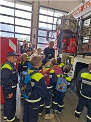 Bambinis besuchten die Berufsfeuerwehr