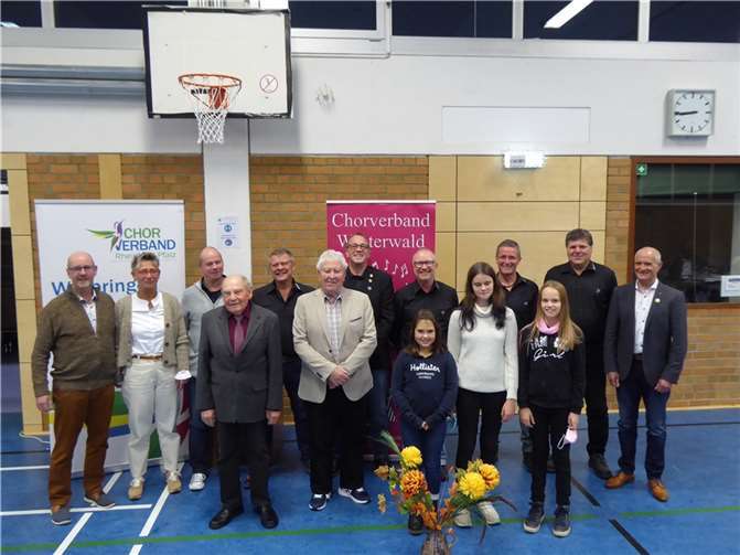 Verdiente Sängerinnen und Sänger in würdigem Rahmen ausgezeichnet