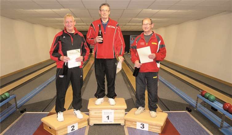 Alfred Neitzert kegelt sich zu Silber