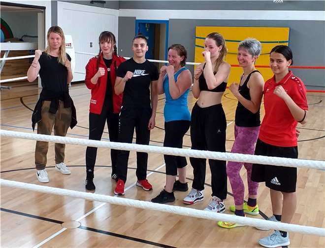 Frauenpower in Weißenthurm: Frauensparringstag der Boxerinnen