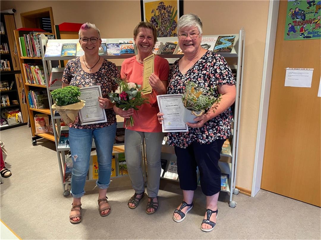 85 Jahre Ehrenamt im Dienste der Bücherei Holler