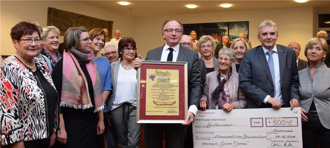 Hans Ebert erhält Ehrenamtspreis