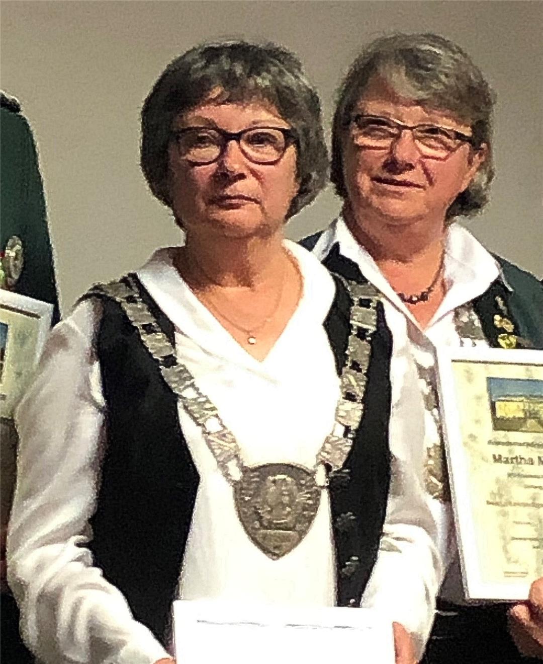 Vera Hartmann wird Bezirkskönigin 2019