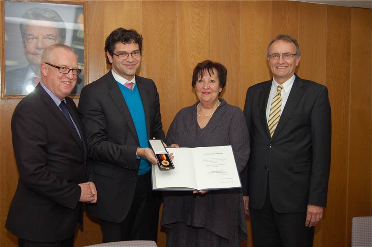 Verdienstmedaille für Christel Weißenfels aus Neuwied