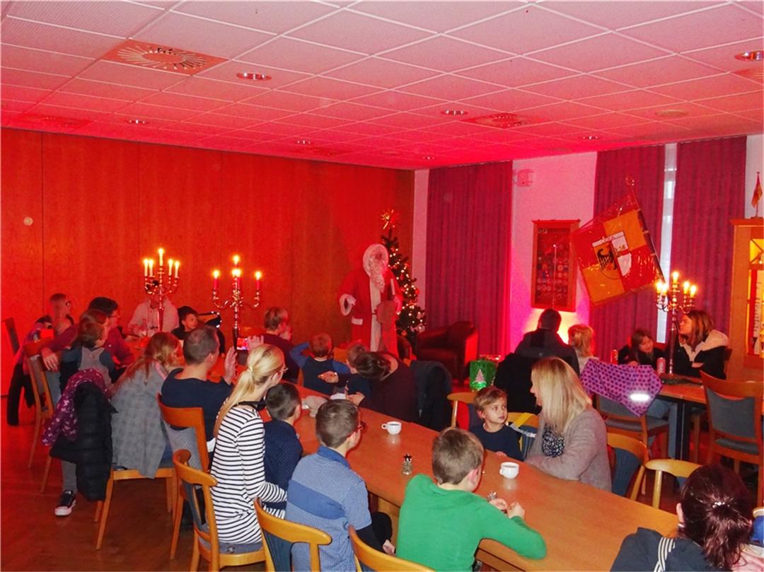 „Lasst uns froh und munter sein“ - der Hl. Nikolaus zu Besuch beim CCKK