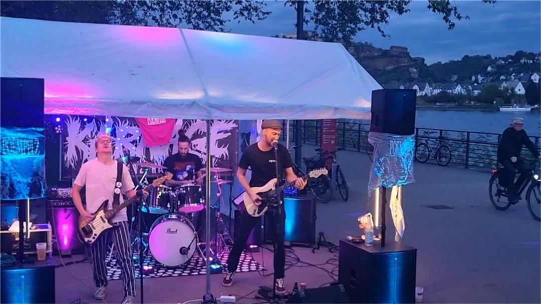 Karnage und die Poempelz rockten am Ufer
