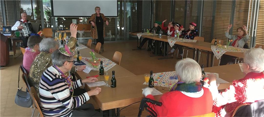 Schunkeln, lachen, fröhlich sein