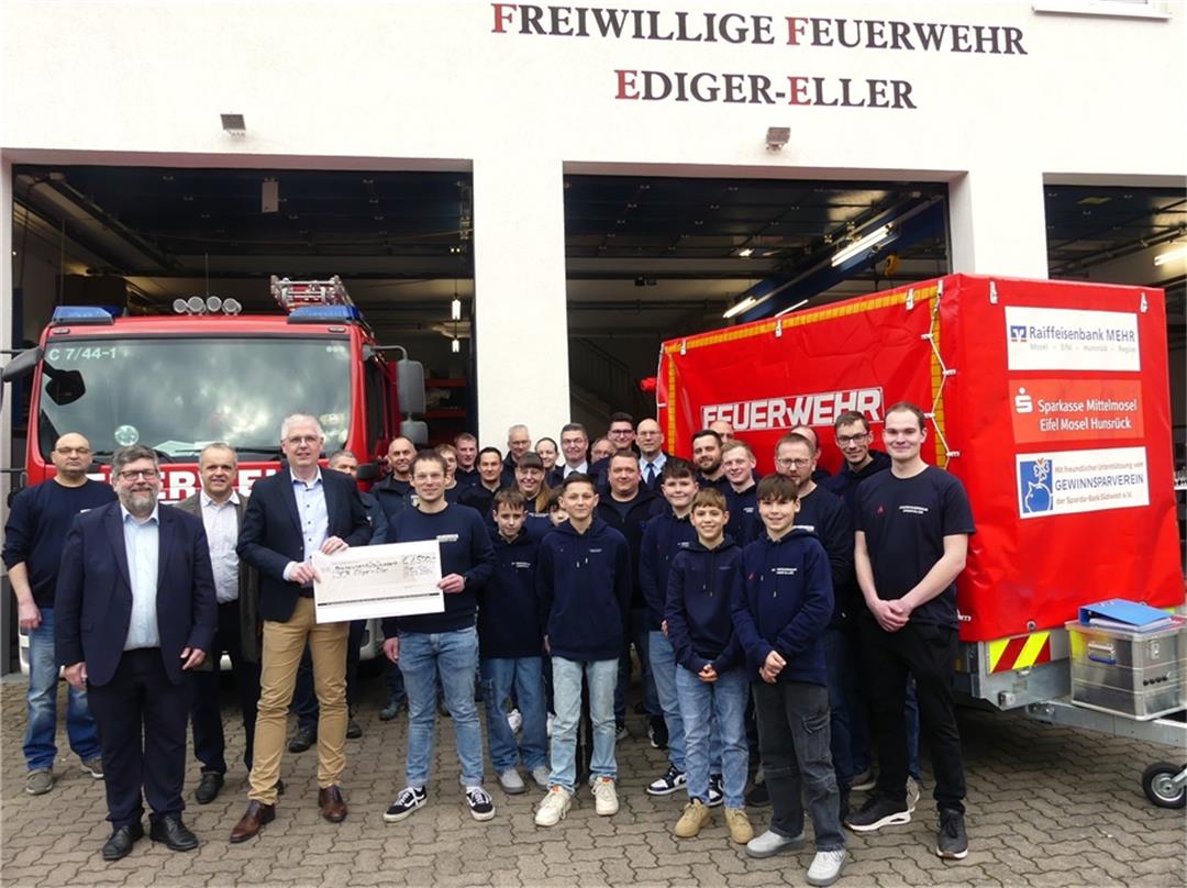 Neuer Einsatzanhänger für die FFW Ediger-Eller