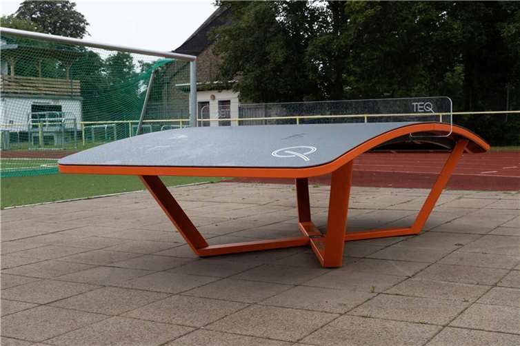 Neuer Teqball-Tisch