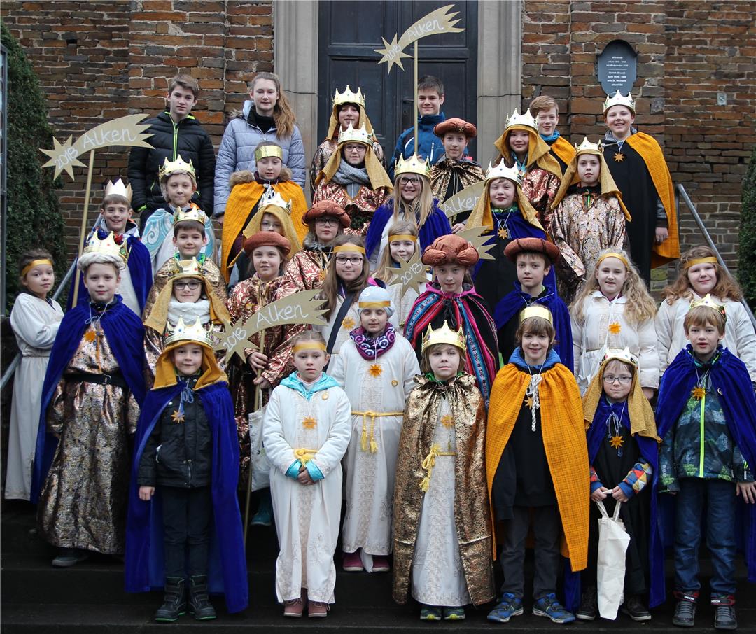 33 Schulkinder zogen durch Alken