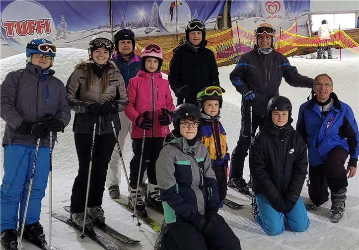 TV-Skijugend beim Skifahren im alpincenter in Bottrop