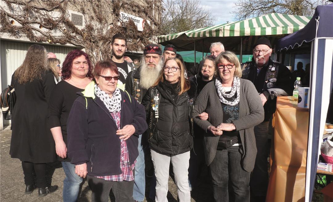 Eierlaufen, Dosenwerfen und Entenangeln