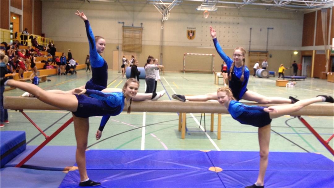 Lisa, Anna und Emily kämpfen sich auf Platz fünf