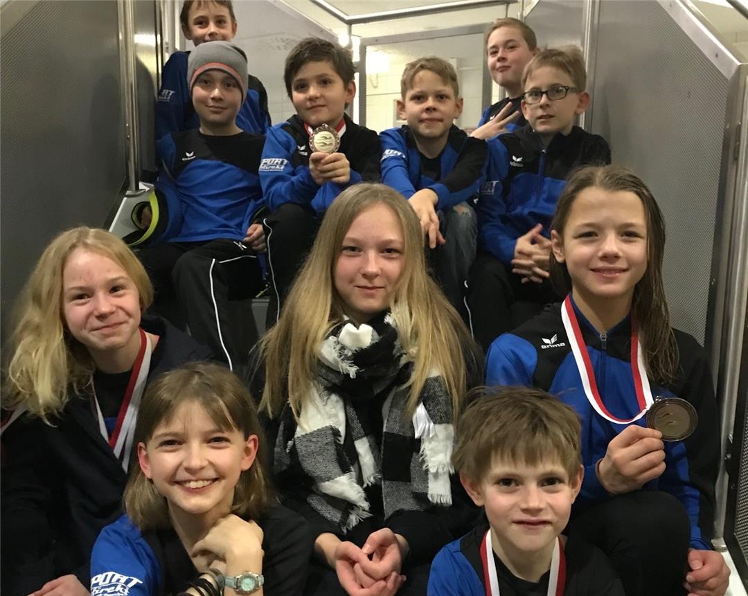 Acht Medaillen und zahlreiche neue Bestzeiten