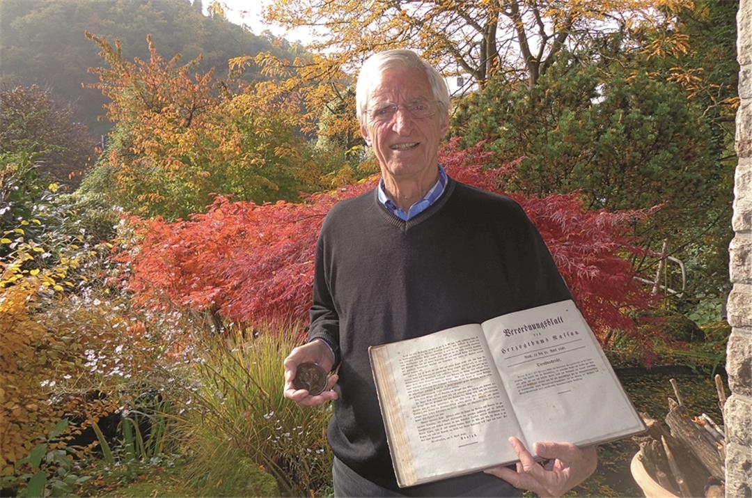 Dr. Othmar Gehling stiftete ein Buch und eine Medaille