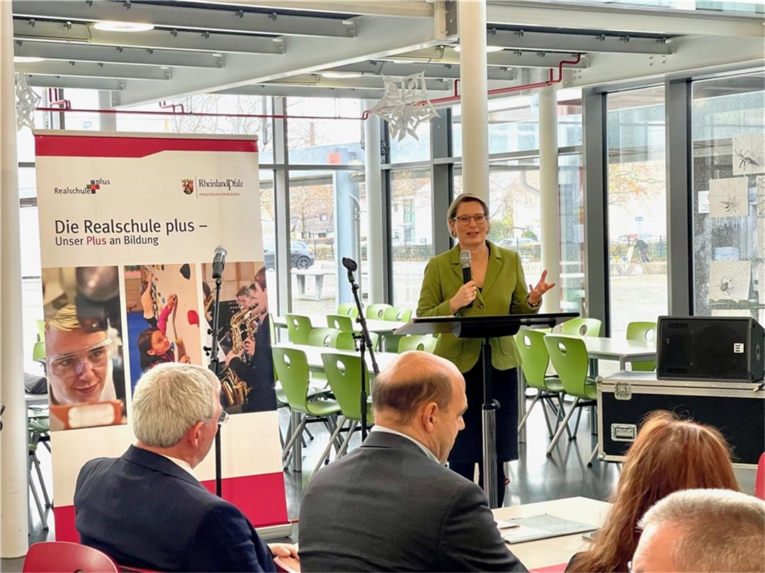 Bildungsministerin zu Gast an der Martinusschule