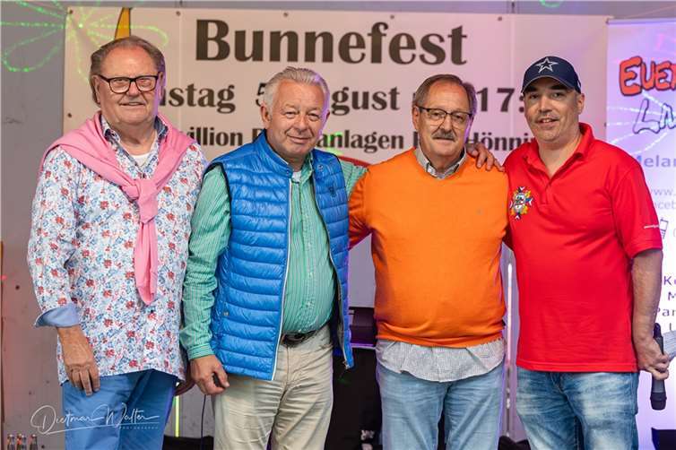 Drei Nejer un en Bunn erhalten Dankeschön für Engagement