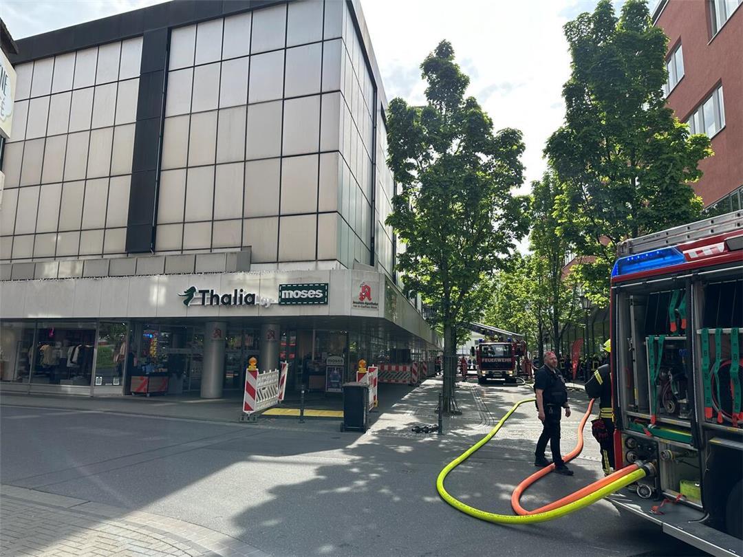 08.05.: Nach Feuer: Kaufhaus Moses heute wieder geöffnet