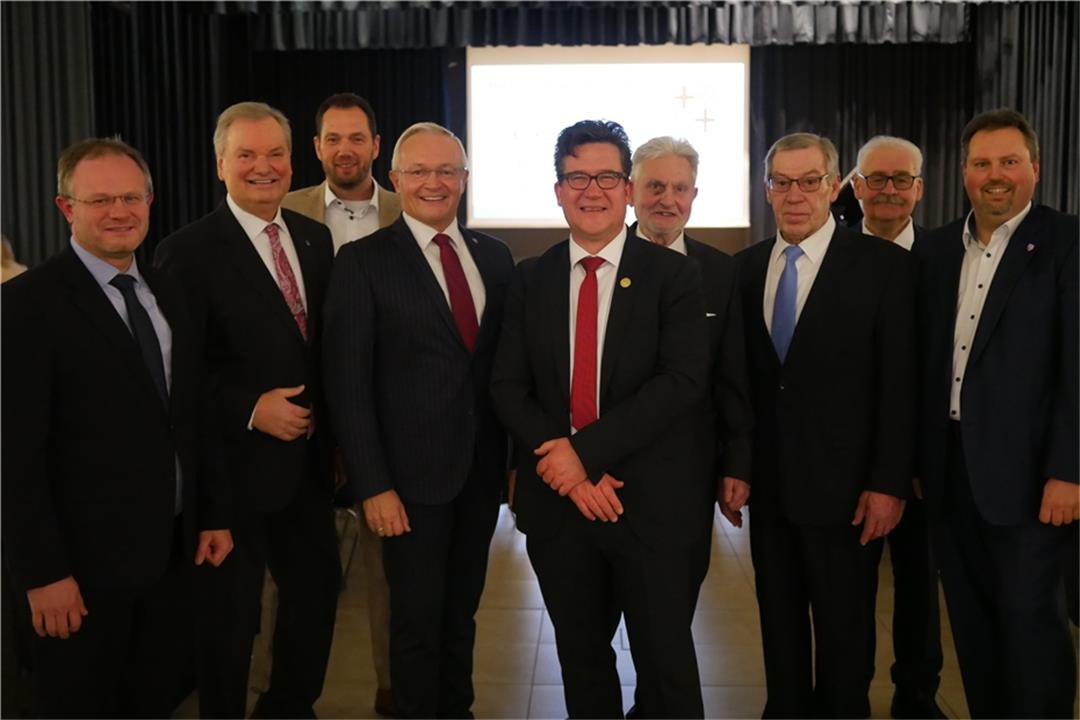 Frank Becker als neuer Linzer Verbandsbürgermeister vereidigt