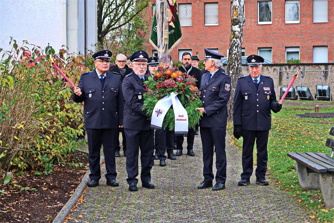 Mahnende Erinnerung an die Opfer von Krieg und Gewalt