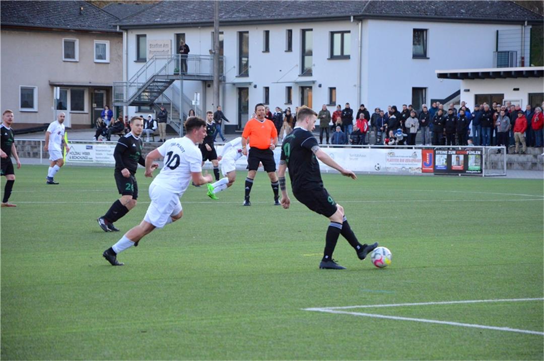 Kruft/Kretz entscheidet das Spitzenspiel knapp für sich