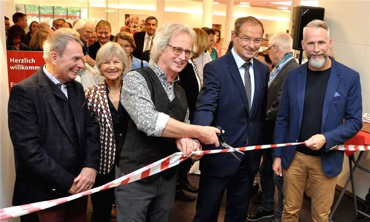 Ein Künstler, der durch seine „Denkanstöße“ mit der Umwelt kommuniziert