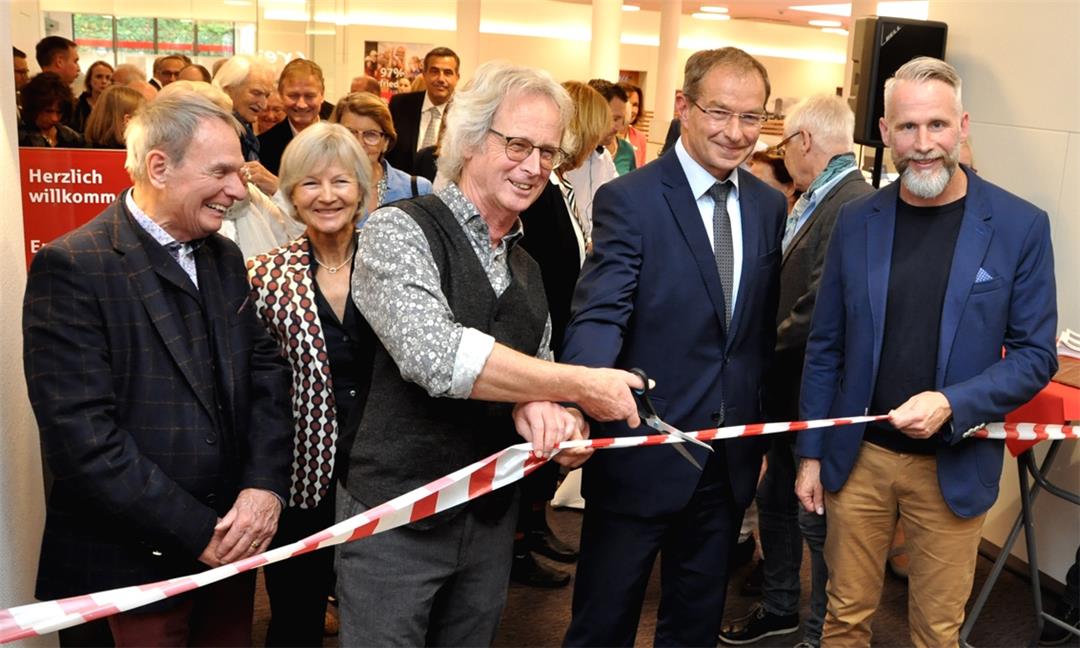 Ein Künstler, der durch seine „Denkanstöße“ mit der Umwelt kommuniziert