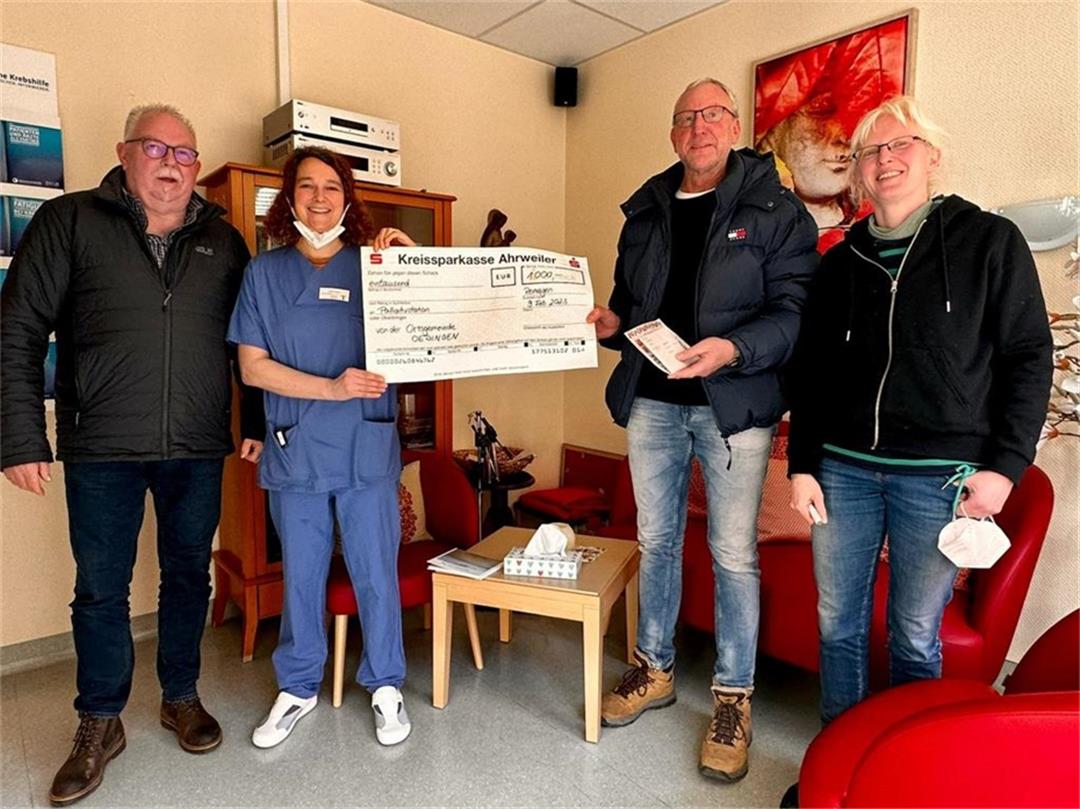 1000 Euro an Palliativ-Station übergeben