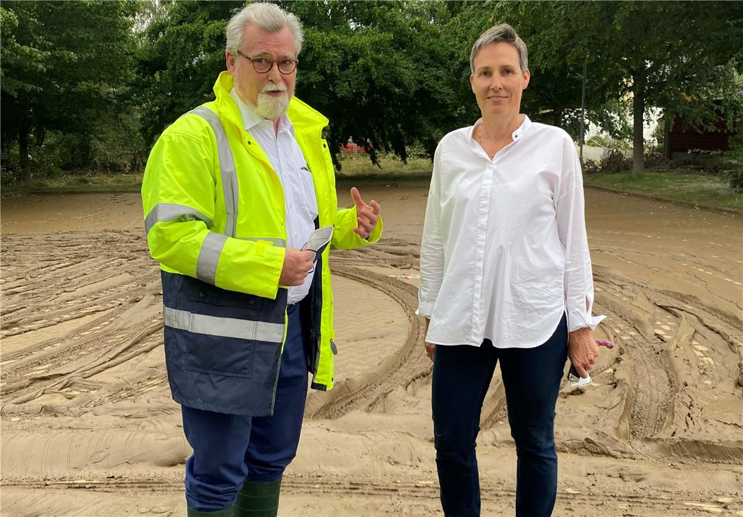 Vor Ort einen Überblick über die Schäden verschafft