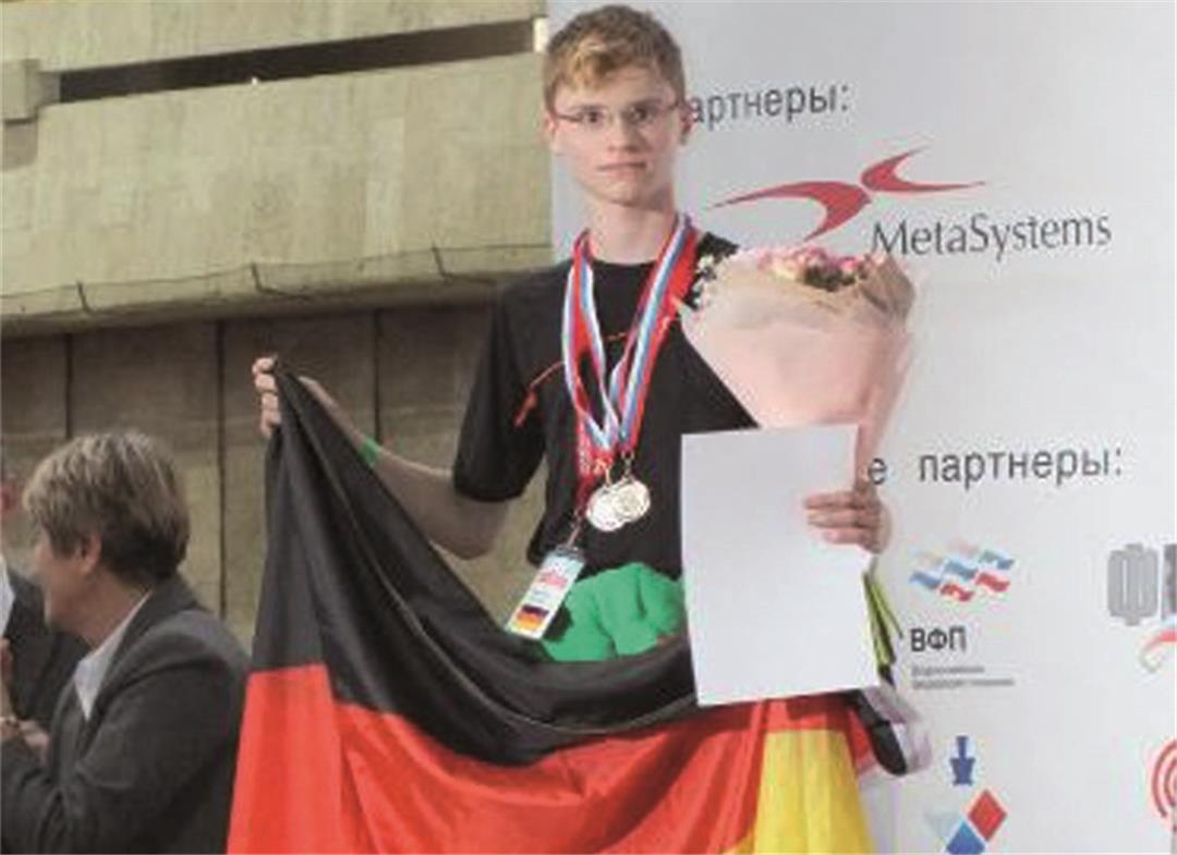 Lukas Ruckes freut sich über Gold und Silber