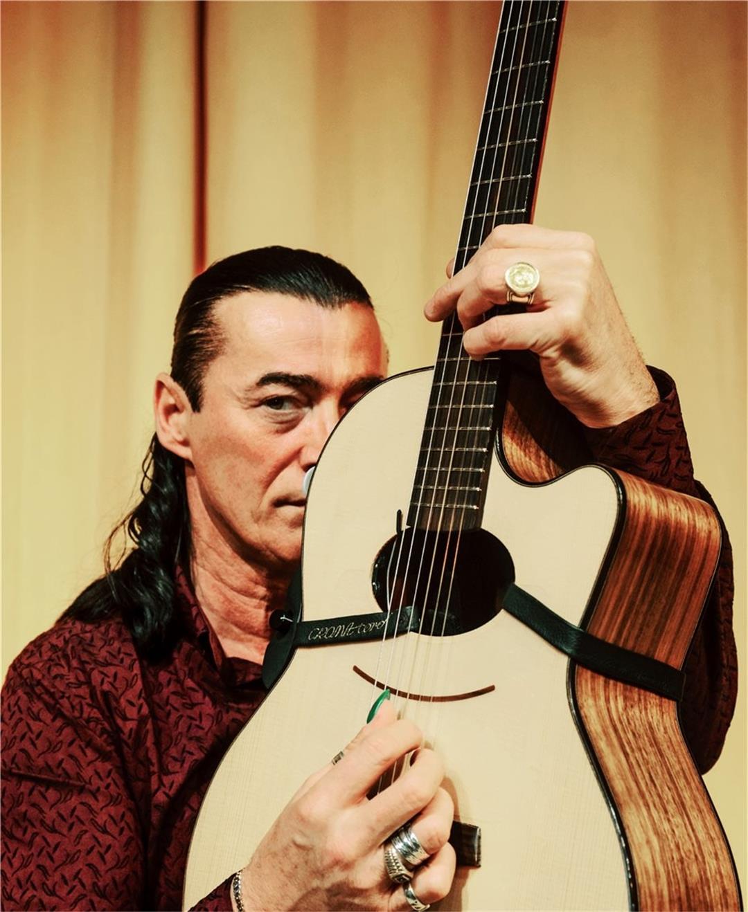 Lulo Reinhardt Accoustic Lounge