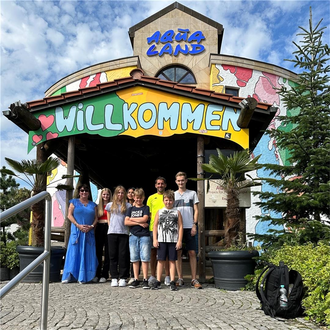 Kardener Messdiener erobern Aqua-Land