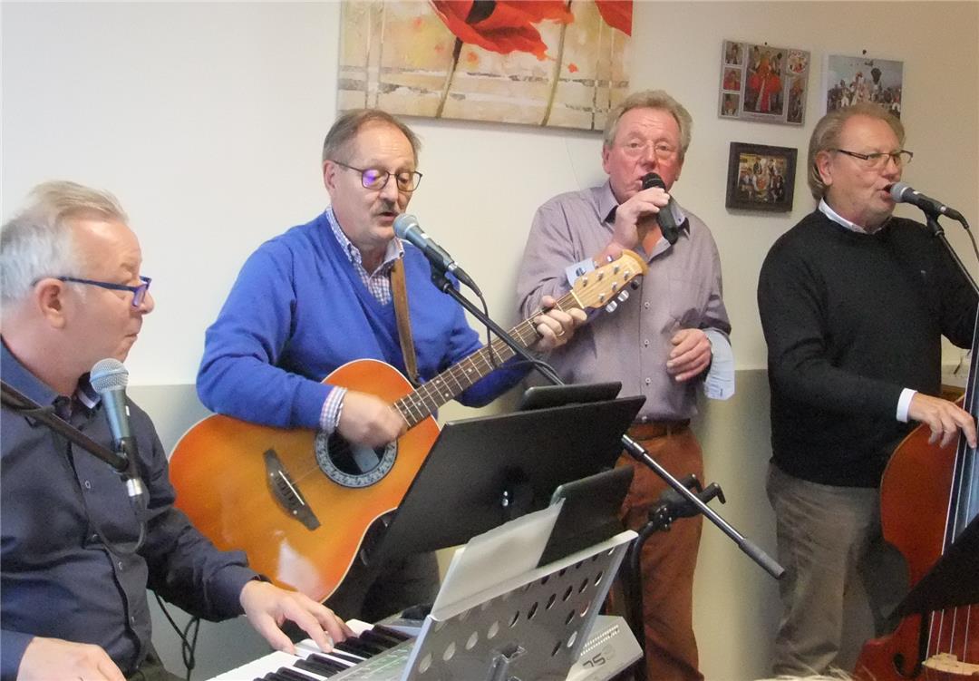 „Drei Nejer und en Bunn“ begeisterten