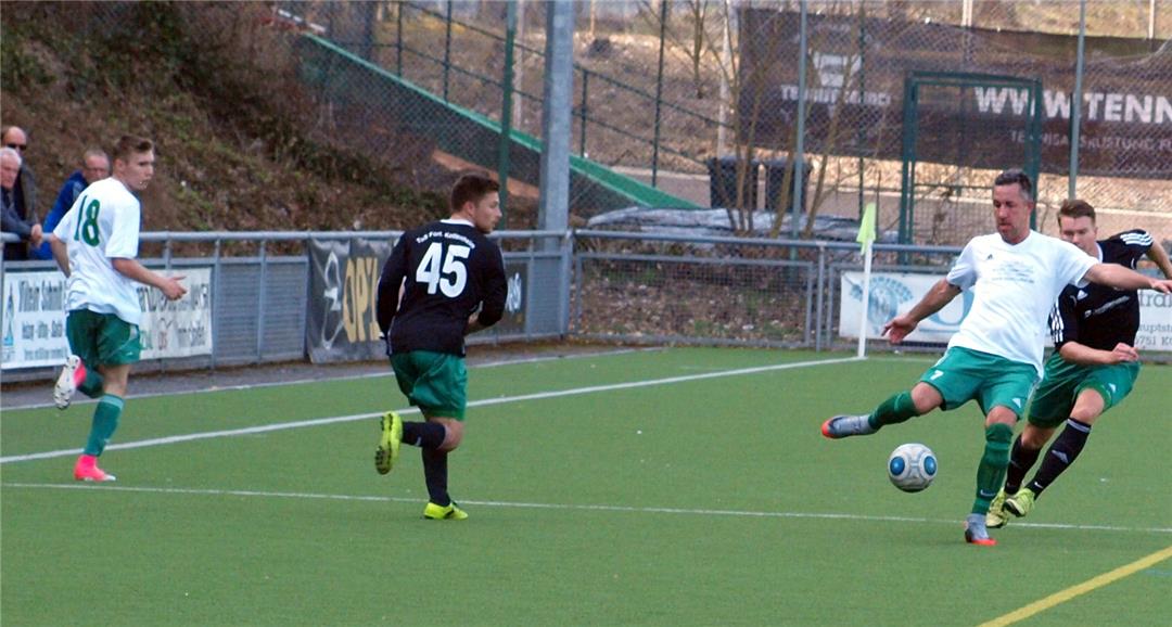 Souverän ins Pokalhalbfinale