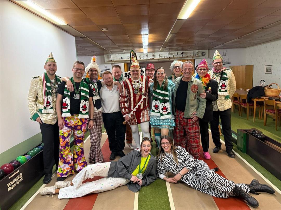 Prinz Kevin beim Karnevalskegeln