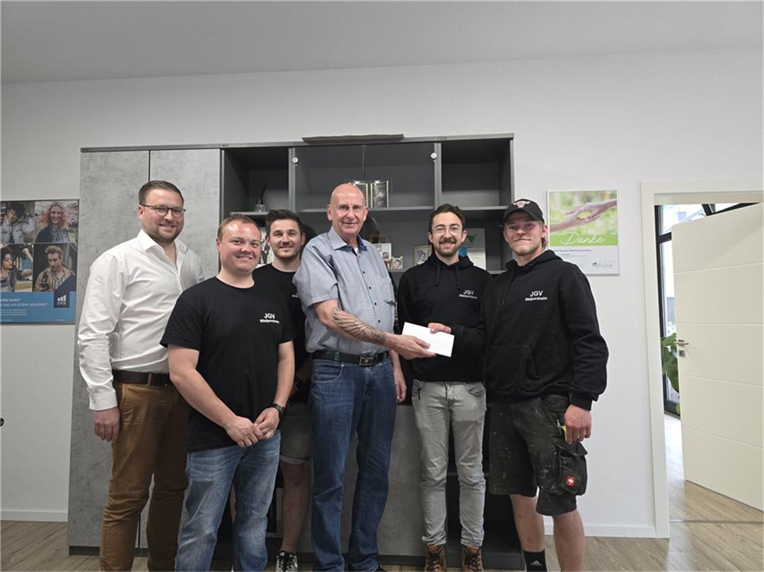OVB Ahrweiler übergibt Spende an Junggesellenverein