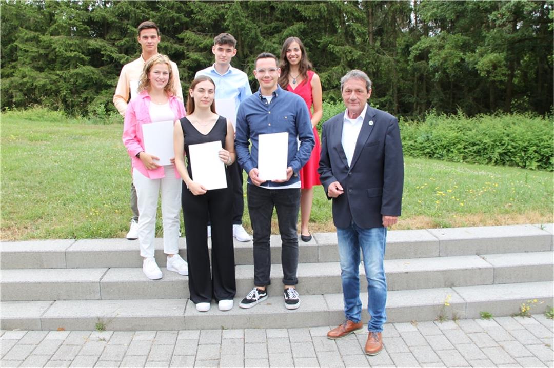 Nachwuchskräfte erreichen Abschlüsse