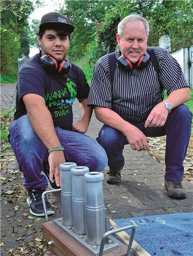 Böllerschüsse zur Kärlicher Kirmes