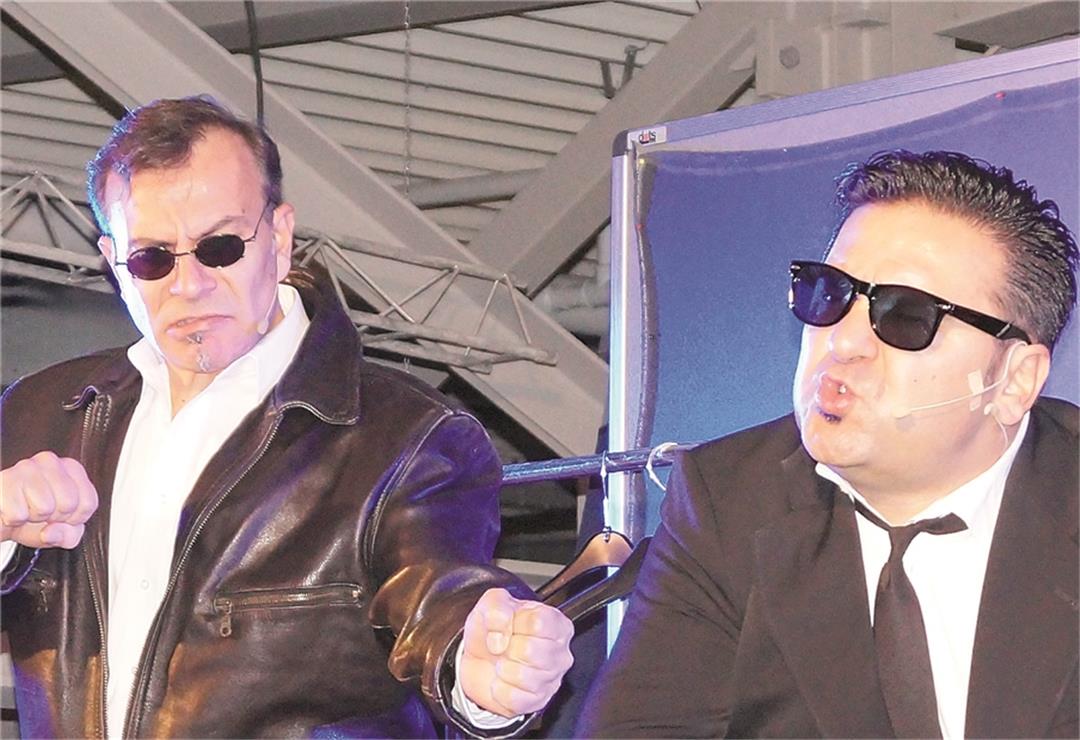 „Ozan und Tunc“ als Bodyguards ganz groß