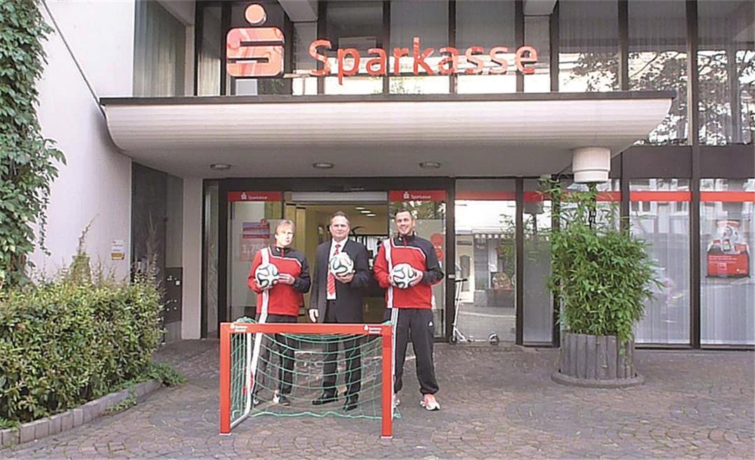 Freude über Tor und Bälle