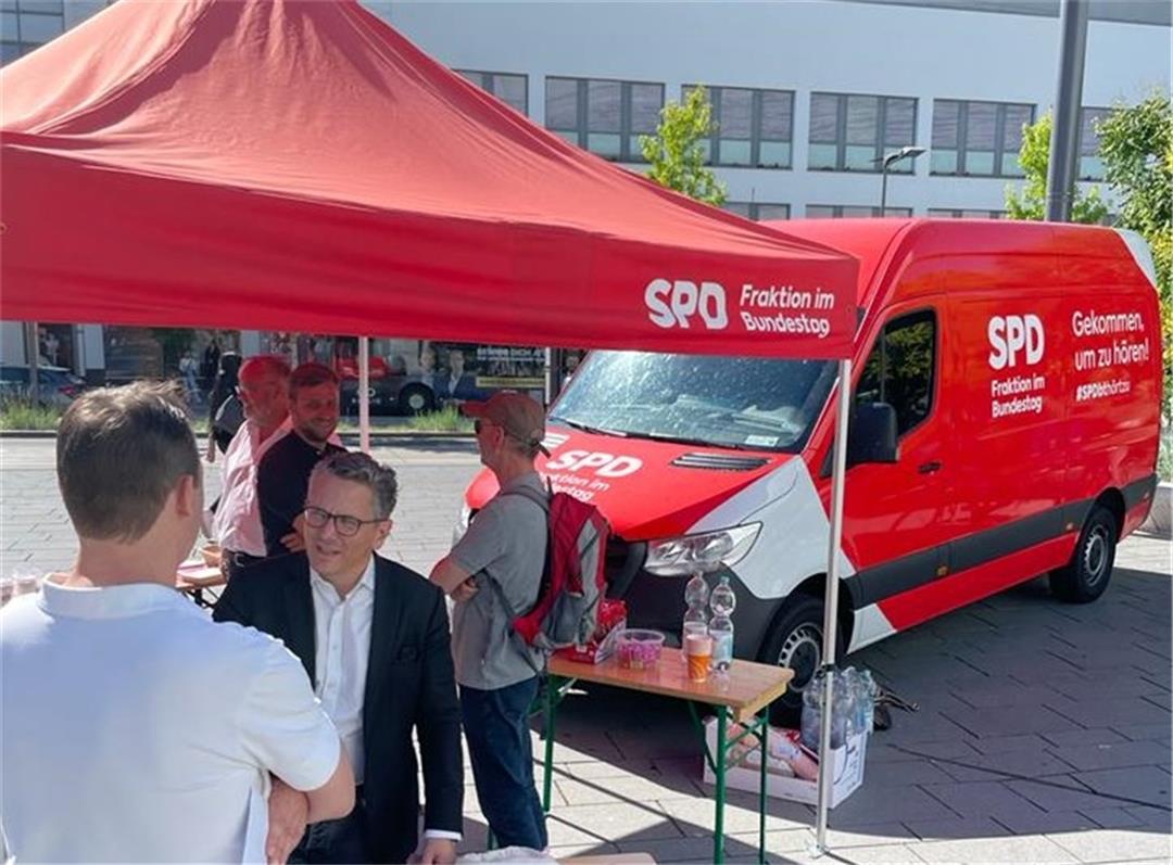 MdB Thorsten Rudolph hört zu