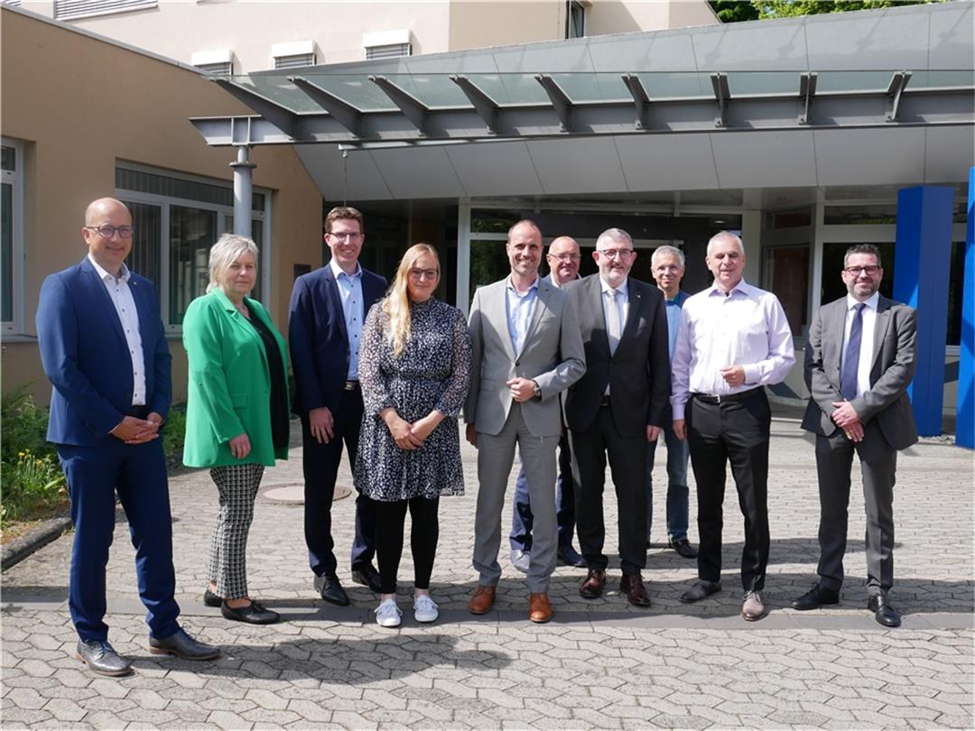 Über Fachkräftemangel und Pflegenotstand in der Region informiert