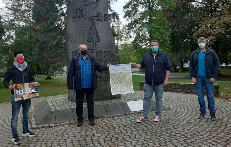 Zukünftiger Bürgermeister trifft Gewerkschafter vor dem Rathaus