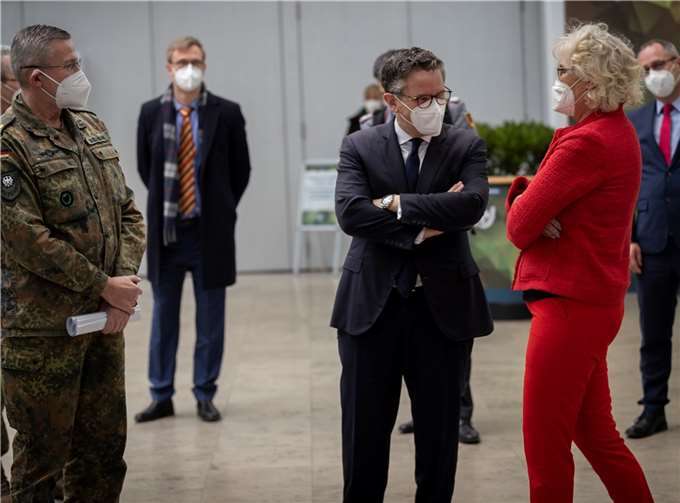 MdB Rudolph begleitet Verteidigungsministerin