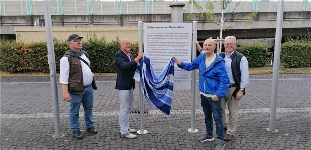 Hausnummerntafel enthüllt