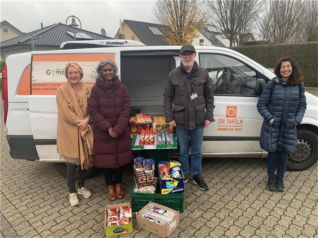 Remagener Migrationsbeirat spendet für die Tafel