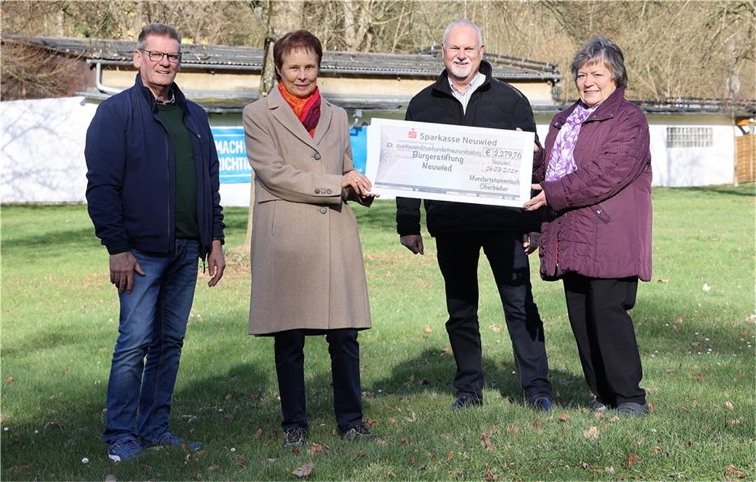 Spende für das Familienfreibad Oberbieber