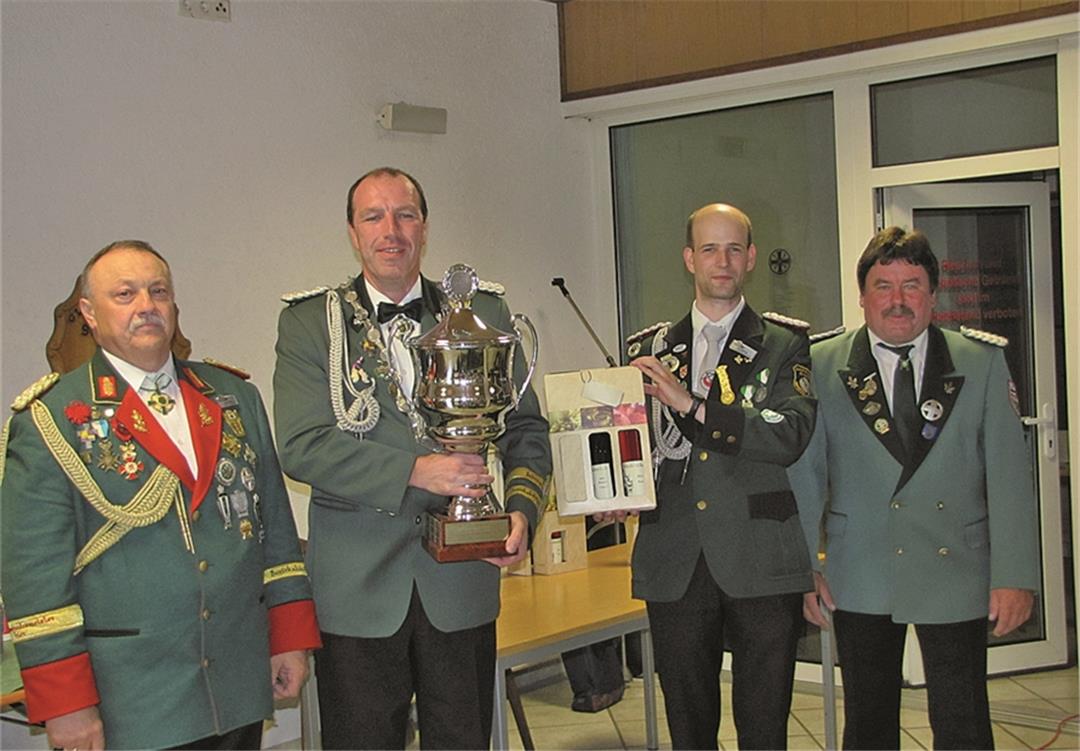 Frank Emmerich aus Kehrig ist neuer Bezirksschützenkönig