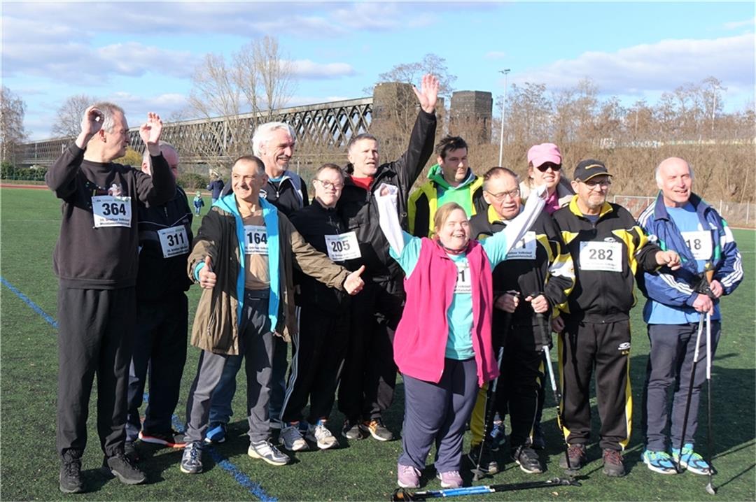 Ahferom Teame (23) aus Eritrea von der LG Sieg ist Sieger und ...