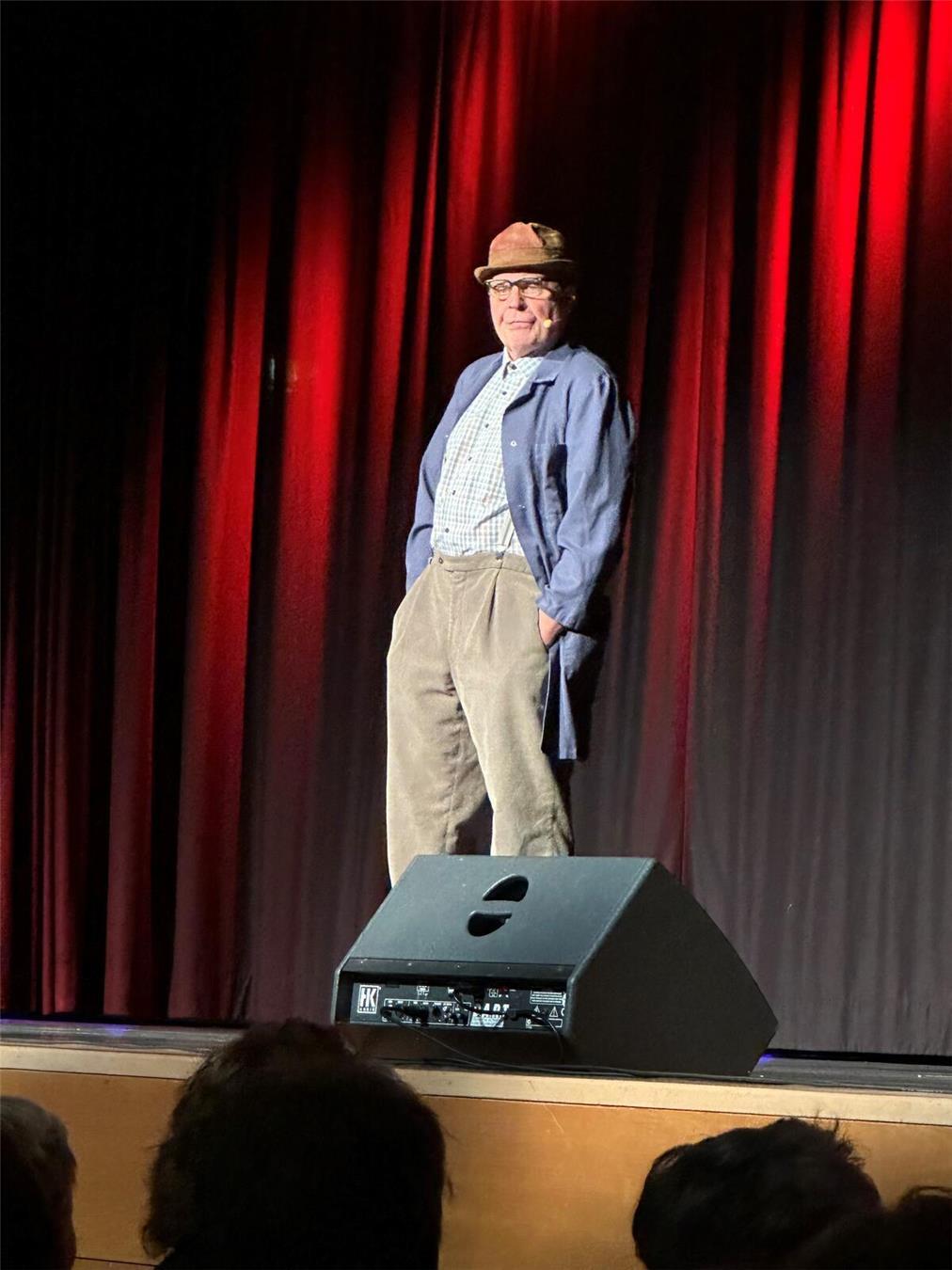 „Alles dorschenanner!“ in der Laacher See-Halle